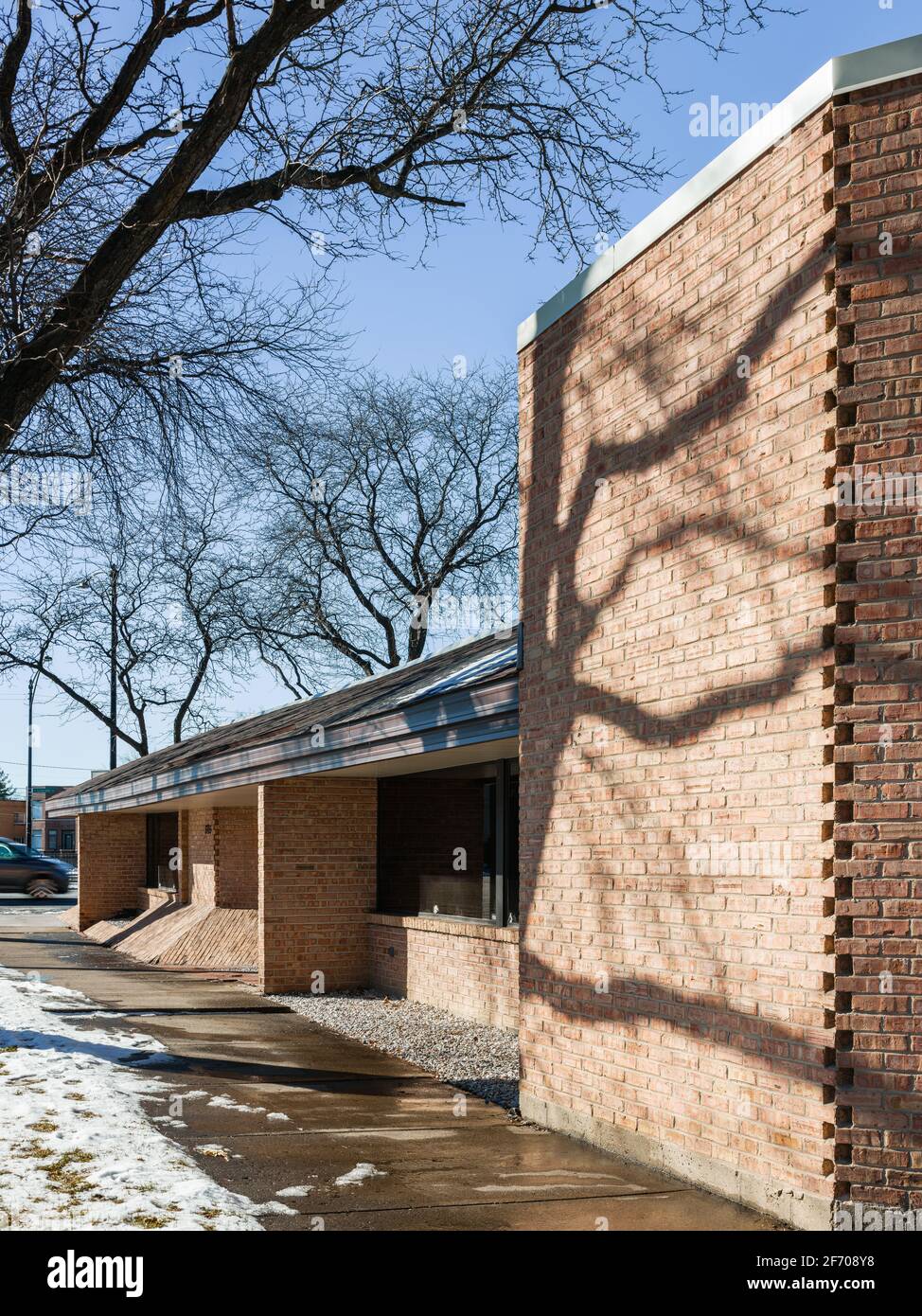 Low rise commercial building on the north side Stock Photo - Alamy
