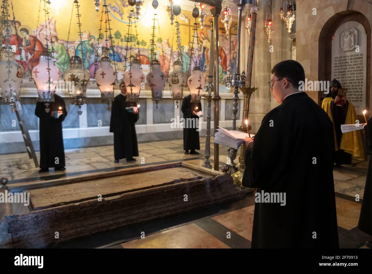 Christians singing hi-res stock photography and images - Alamy