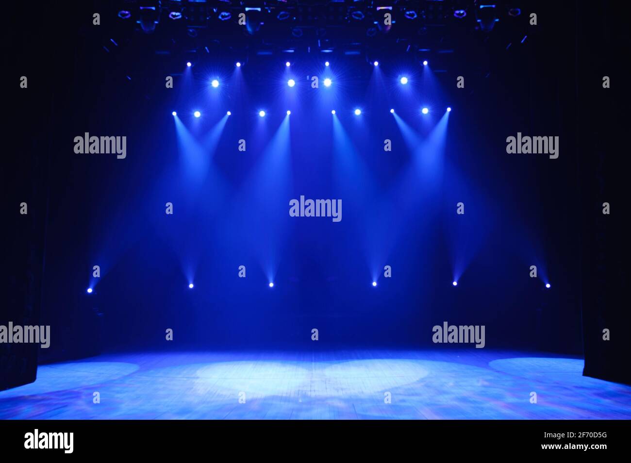 Free stage with lights, lighting devices on the consert Stock Photo - Alamy