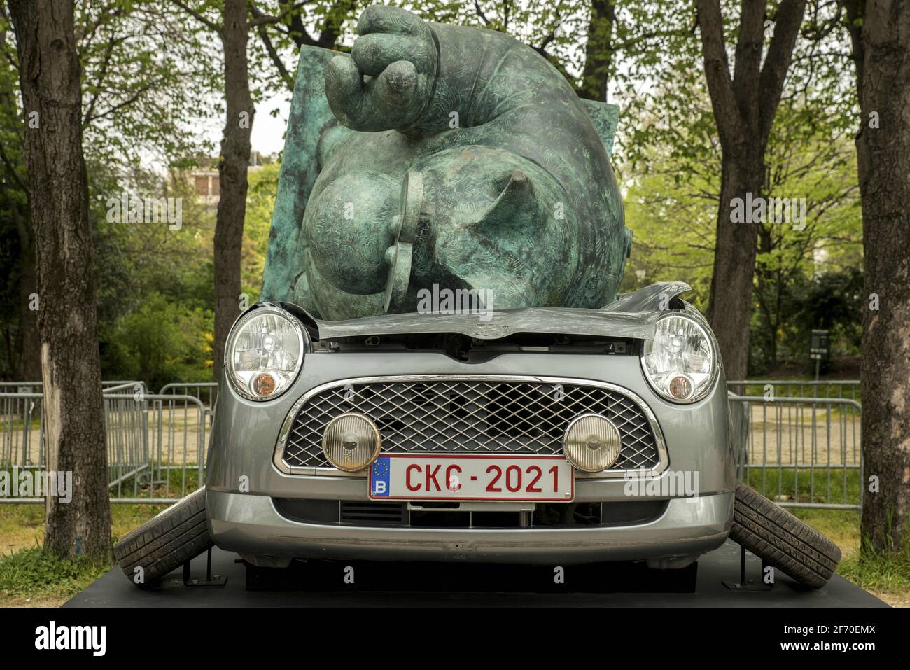 The designer and sculptor Philippe Geluck exhibits twenty 'cats' from ...