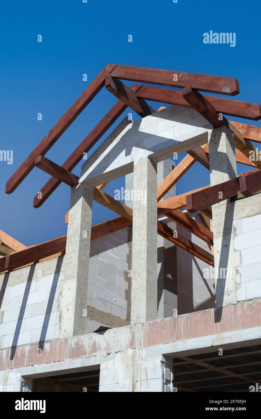 House construction white roof hi-res stock photography and images - Alamy
