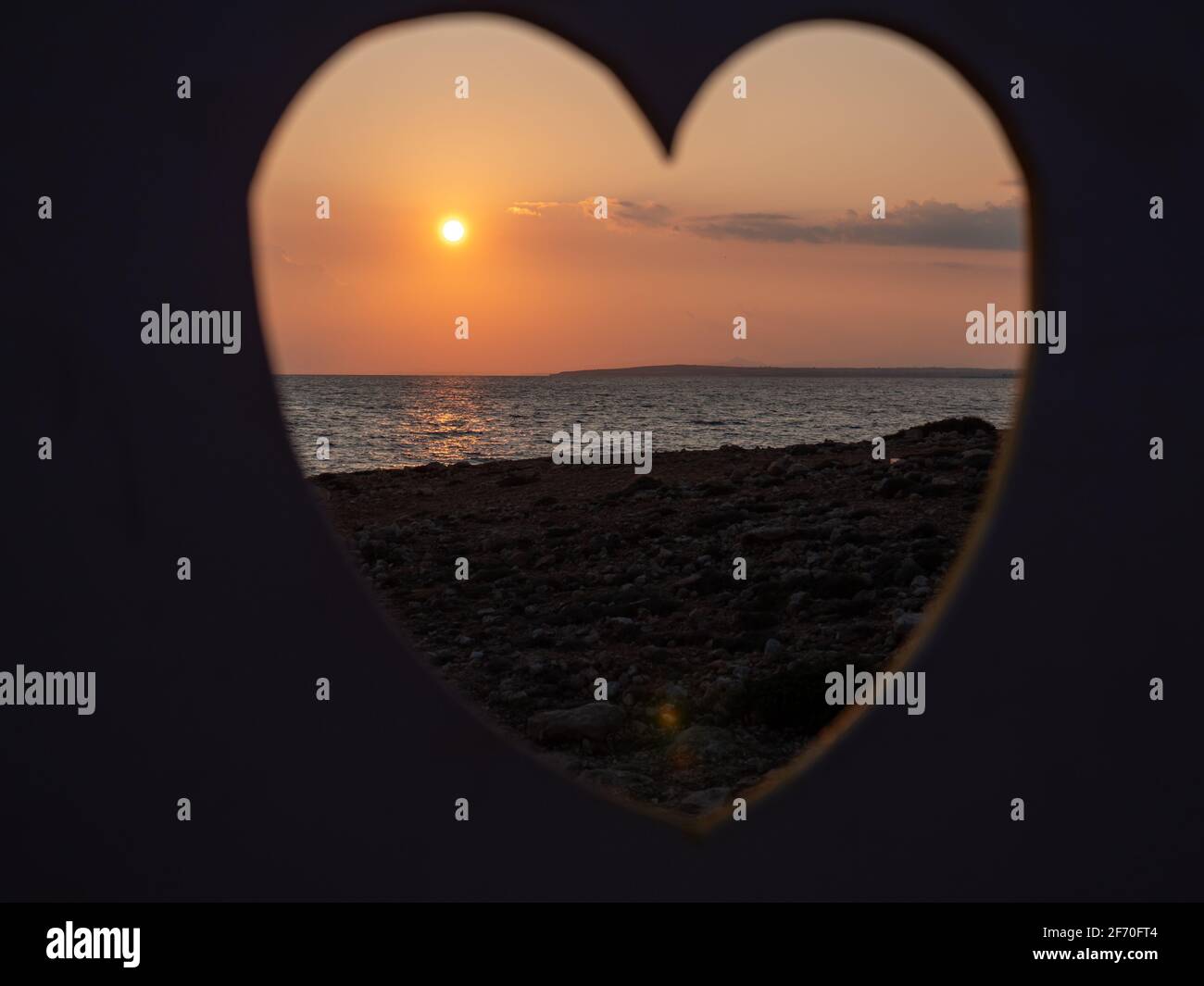 Sun in a love hi-res stock photography and images - Alamy