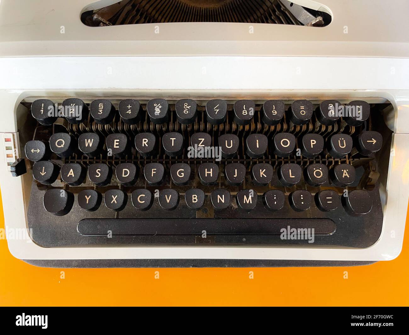 Typewriter top view hi-res stock photography and images - Alamy