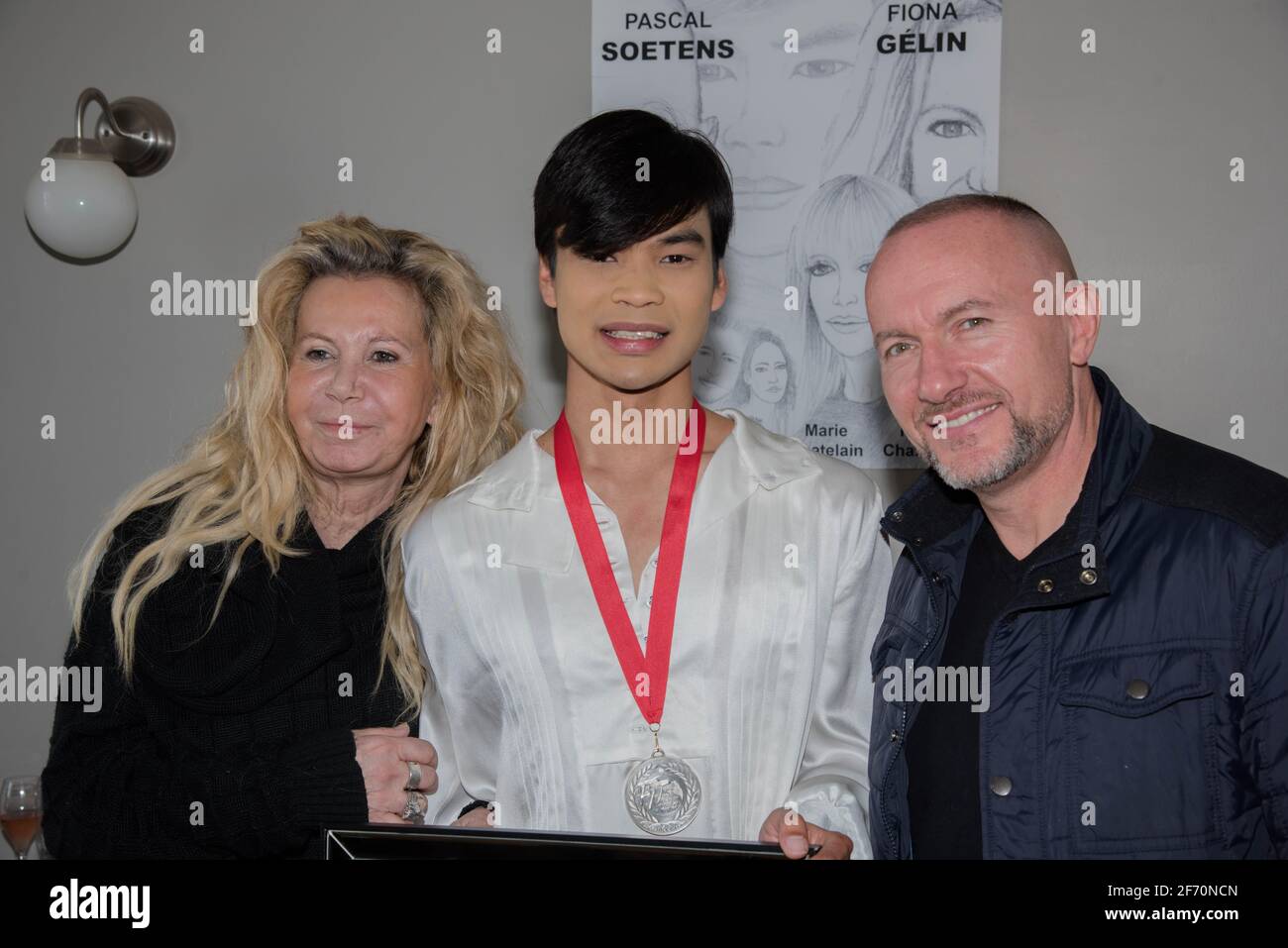 Actress fiona gelin hi-res stock photography and images - Alamy
