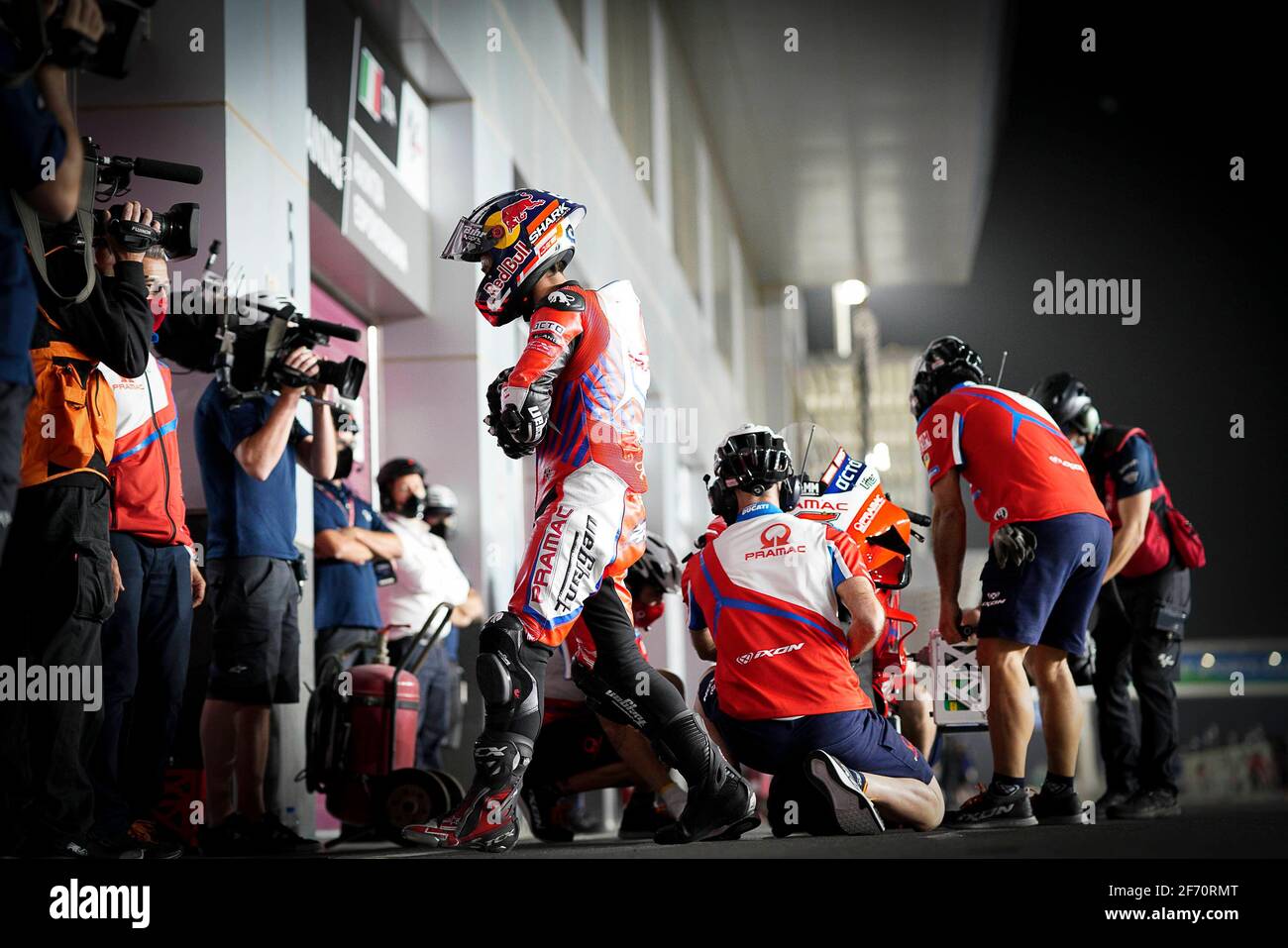 3 de abril de 2021 hi-res stock photography and images - Alamy
