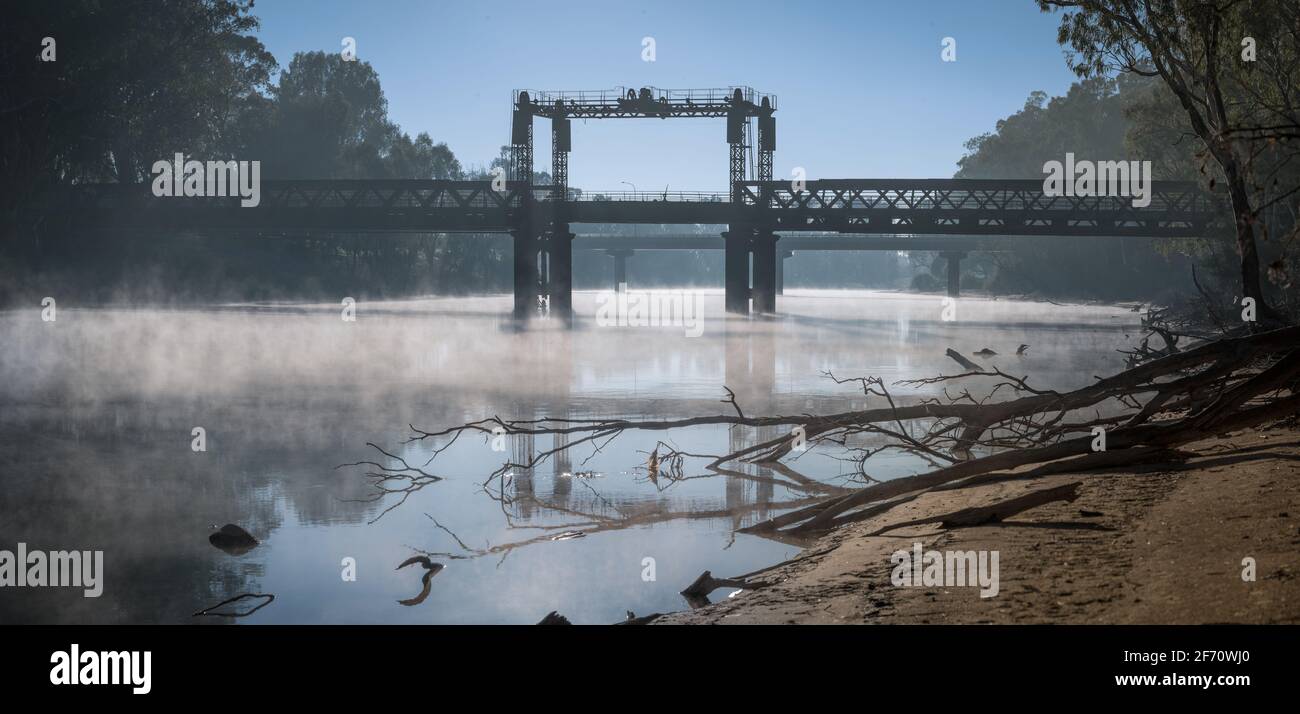 The Lift Bridge over the Murray River, Tocumwal, New South Wales Stock ...