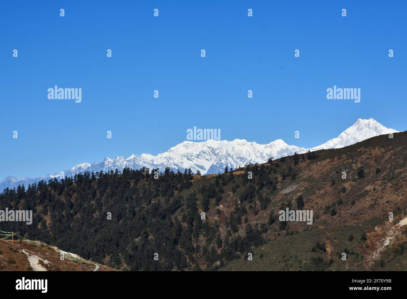 Panoramic and Majestic view of mount Kanchenjunga from sikkim Stock ...