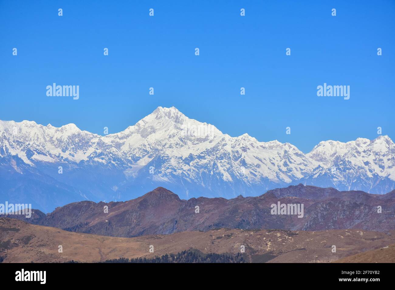 Panoramic and Majestic view of mount Kanchenjunga from sikkim Stock ...