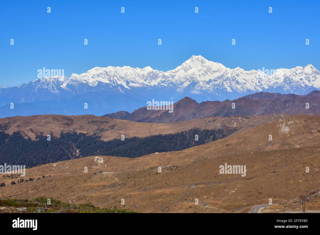 Panoramic and Majestic view of mount Kanchenjunga from sikkim Stock ...