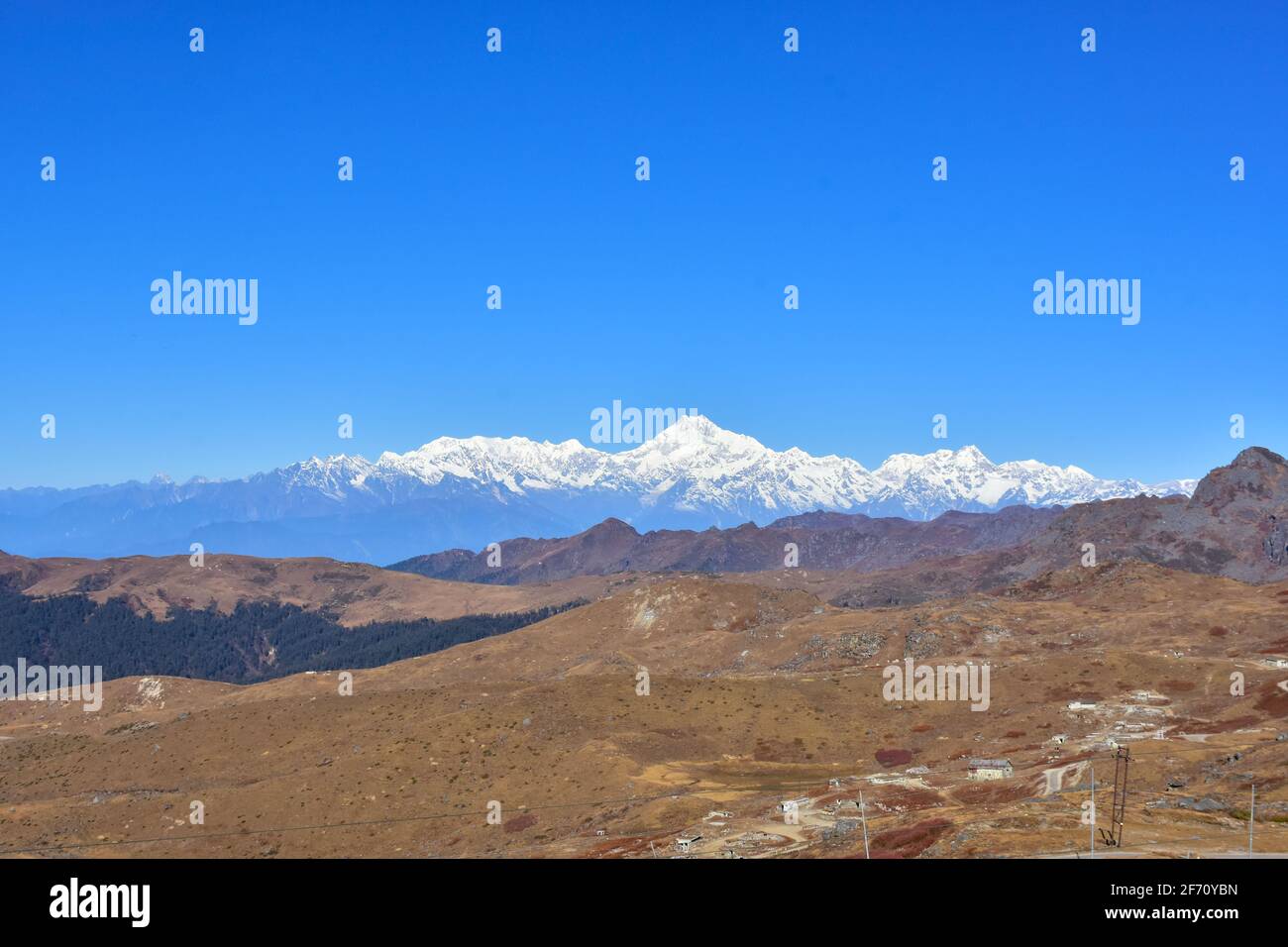 Panoramic and Majestic view of mount Kanchenjunga from sikkim Stock ...