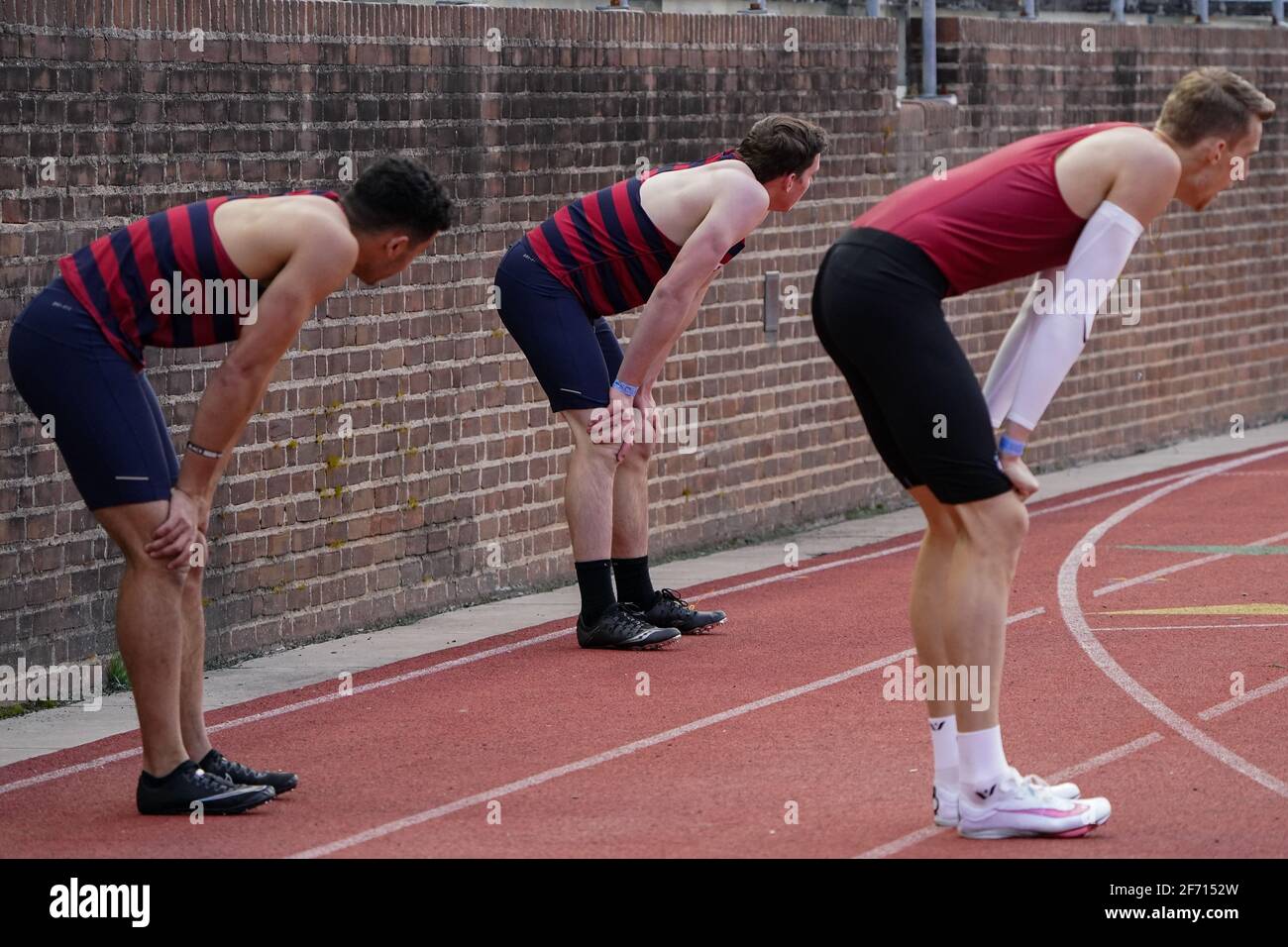 Mens 400m runners hi-res stock photography and images - Alamy