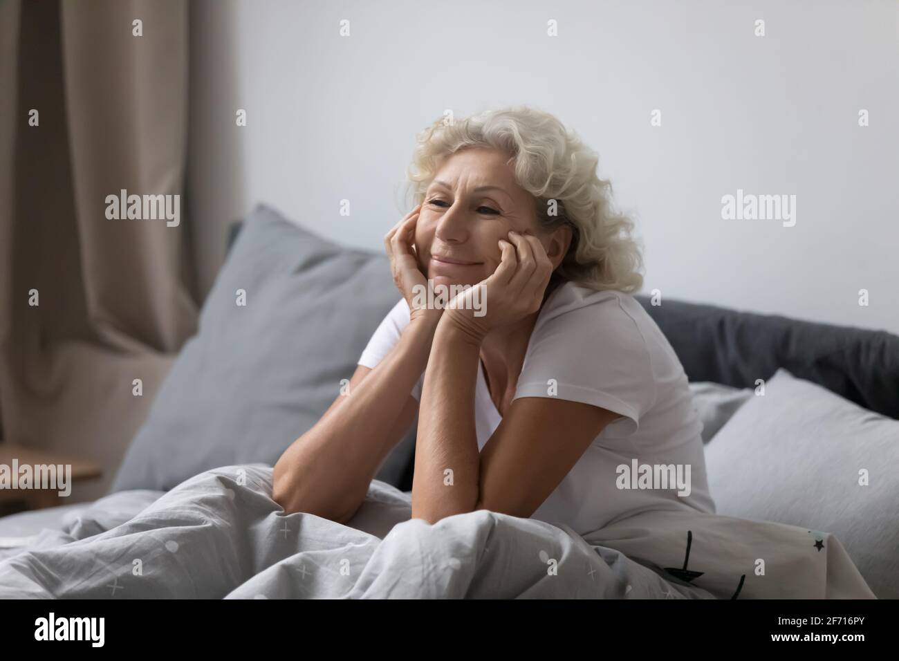 Old lady blanket hi-res stock photography and images - Alamy