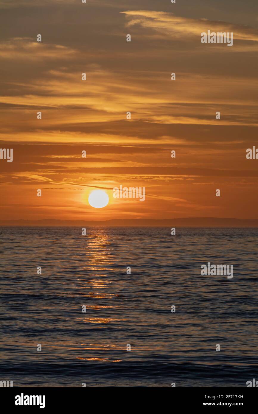 Sunset over the Bristol channel Stock Photo - Alamy