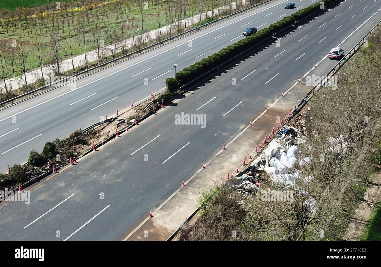 Rear end of bus hi-res stock photography and images - Alamy
