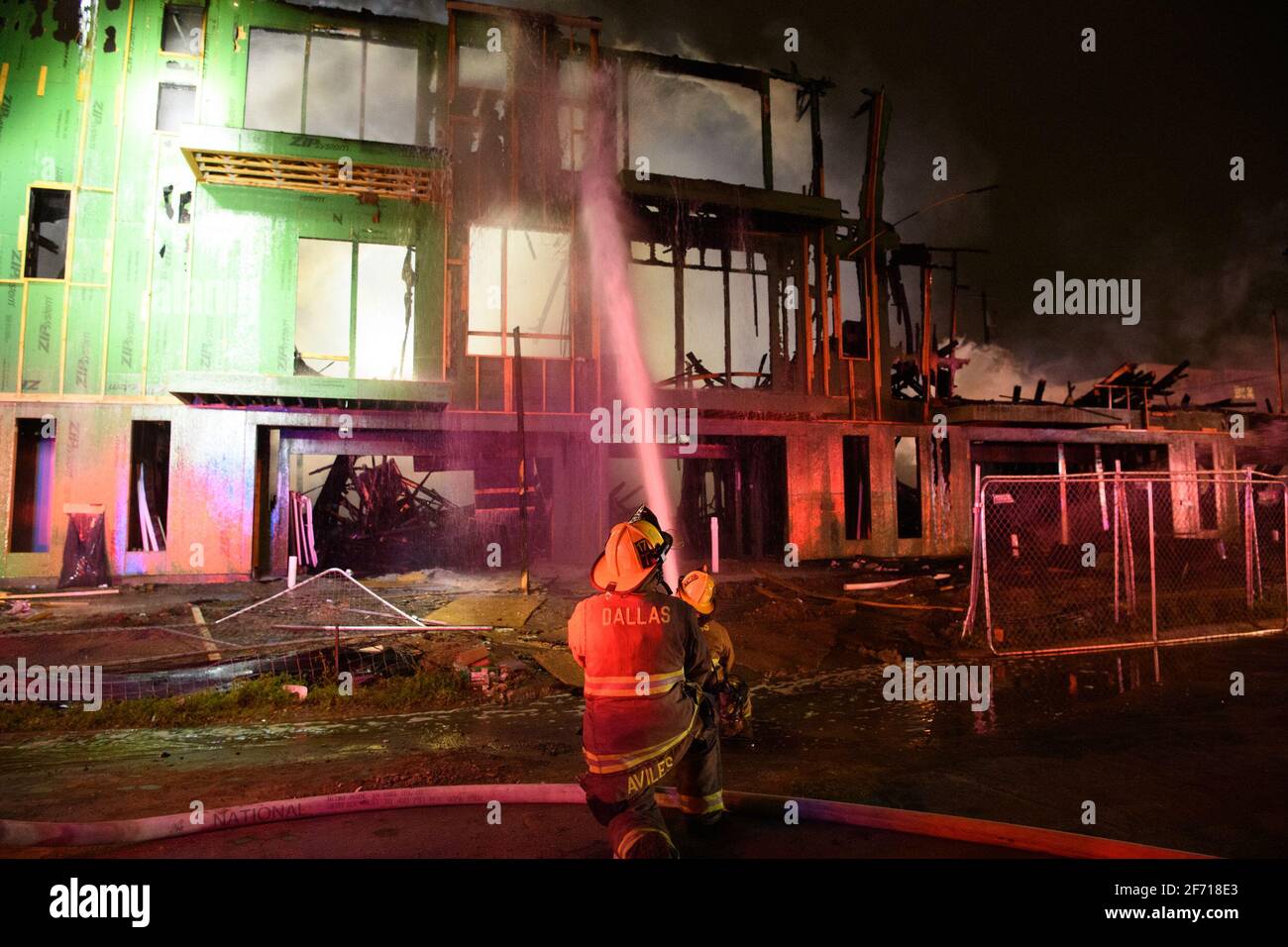 Third story apartment hi-res stock photography and images - Alamy