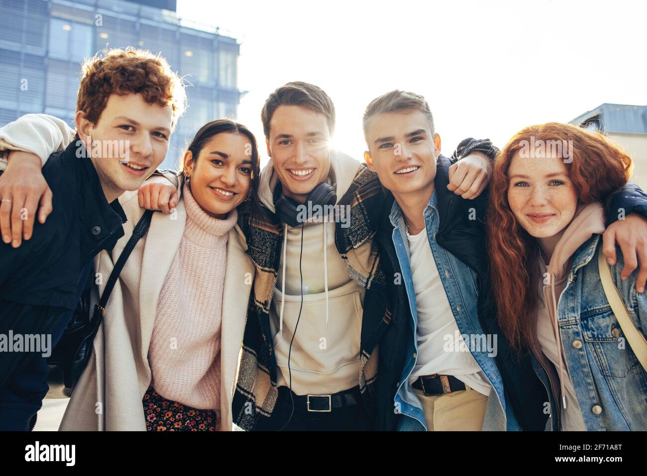Hands on shoulder hi-res stock photography and images - Alamy