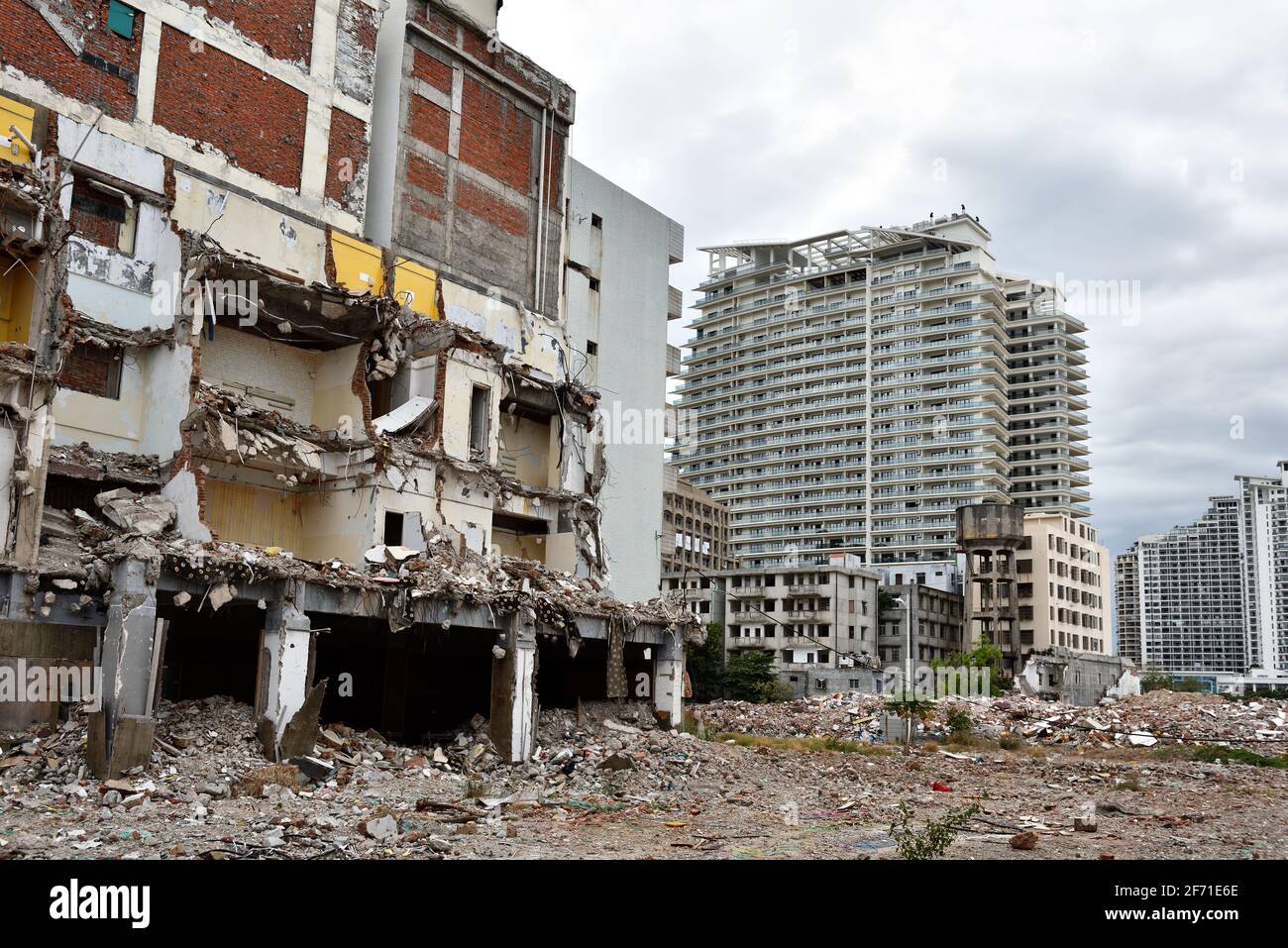 Crowded tower block hi-res stock photography and images - Alamy
