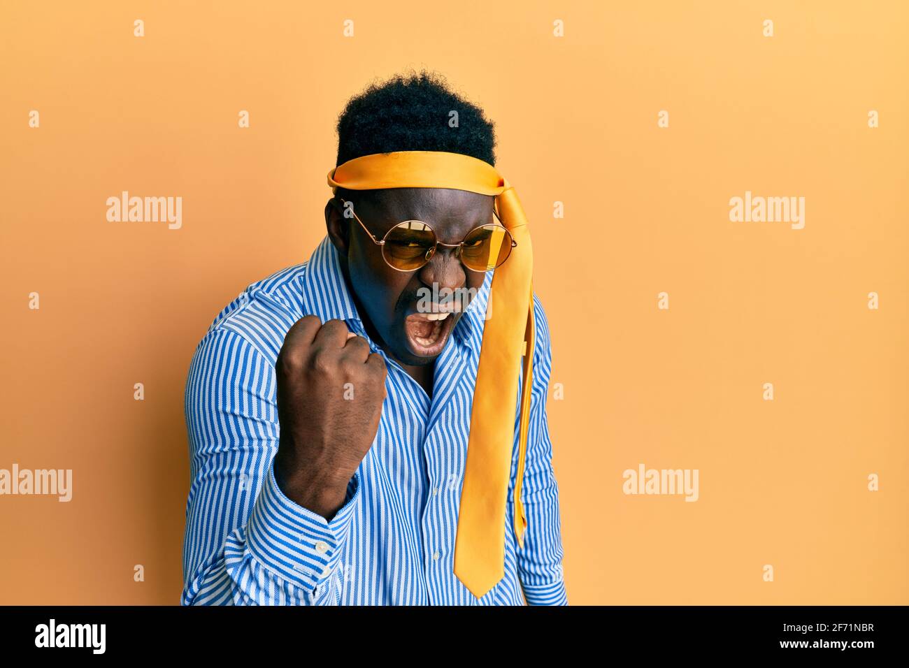 Drunk businessman and fight hi-res stock photography and images - Alamy