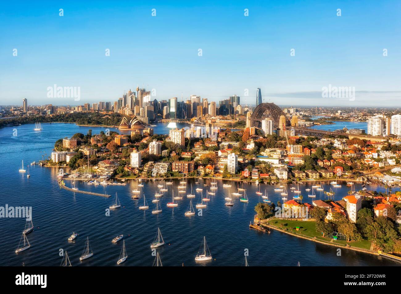 Sydney waterfront view houses hi-res stock photography and images - Alamy