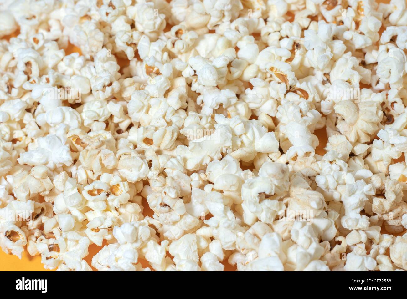 Popcorn texture background close up Stock Photo - Alamy