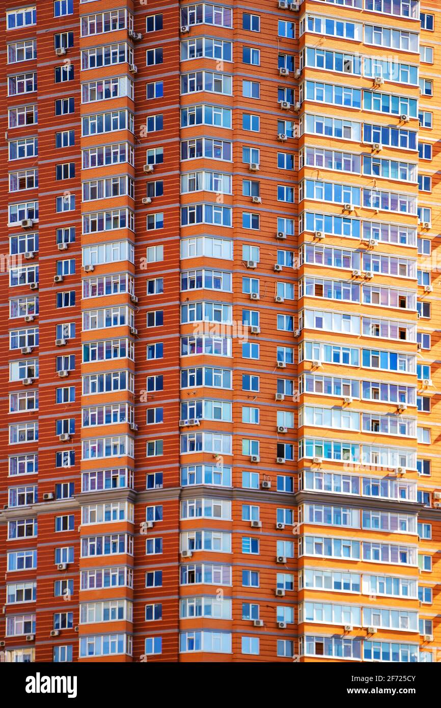 Office building windows background hi-res stock photography and images ...