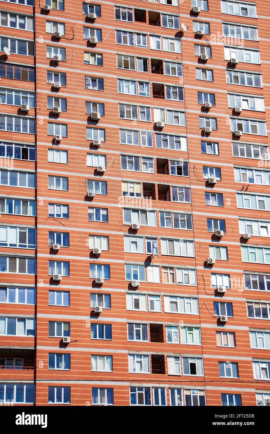 Office building windows background hi-res stock photography and images ...