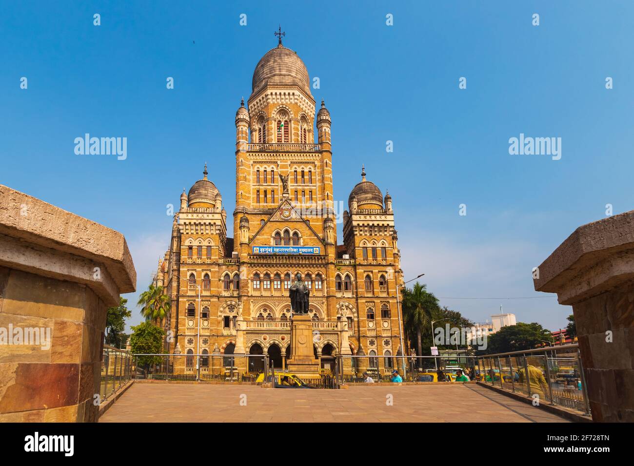 Old colonial building mumbai hi-res stock photography and images - Alamy