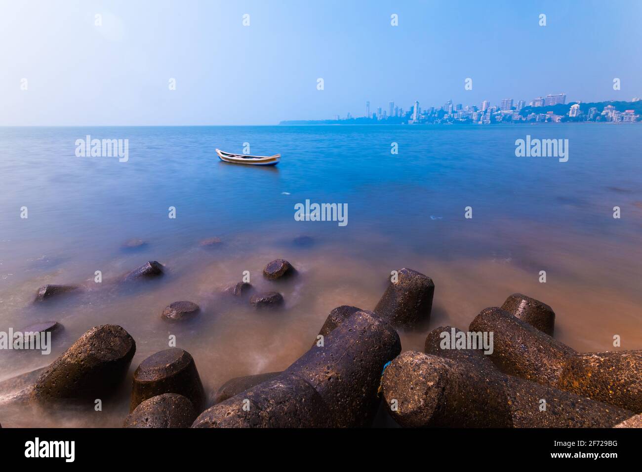 Scenic view of Arabian sea, coastline and the downtown/Mumbai city ...
