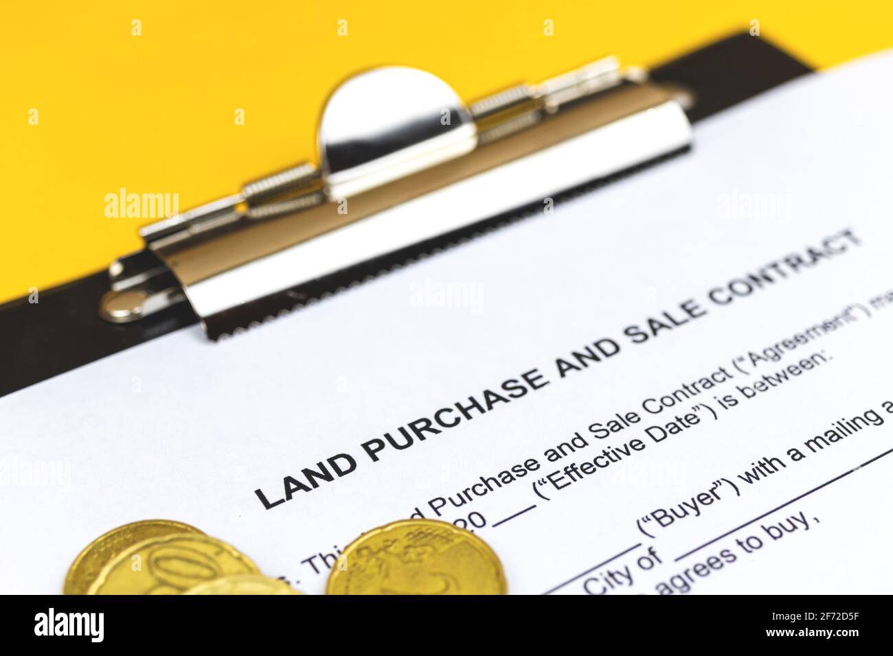 Land purchase and sale contract form with highlighted title, sale of ...