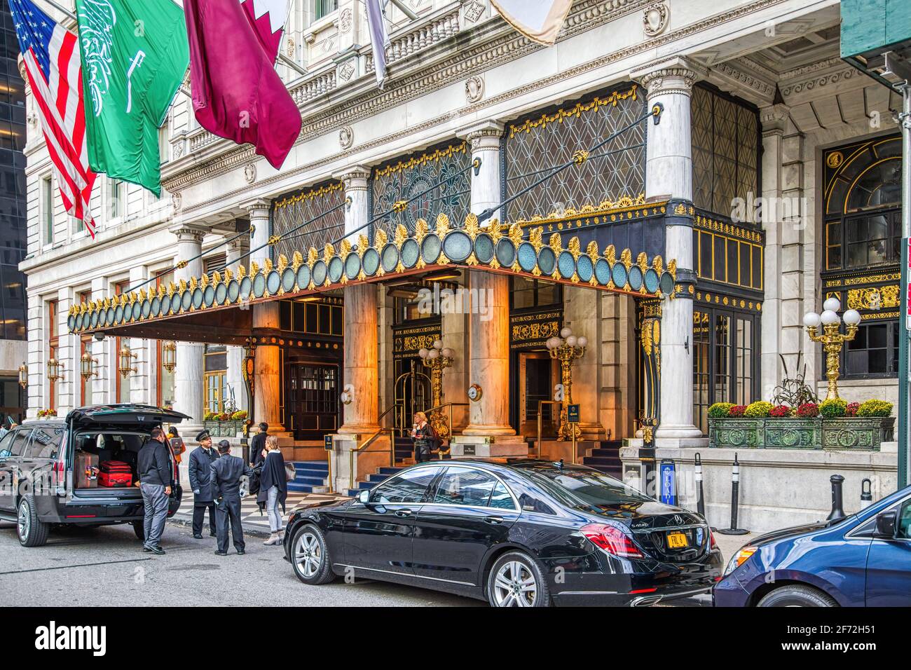 Big city hotel hi-res stock photography and images - Alamy