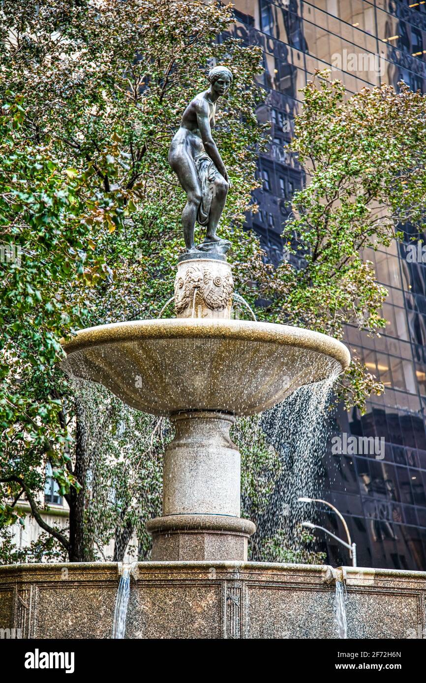 Pulitzer Fountain at Grand Army Plaza Stock Photo - Alamy