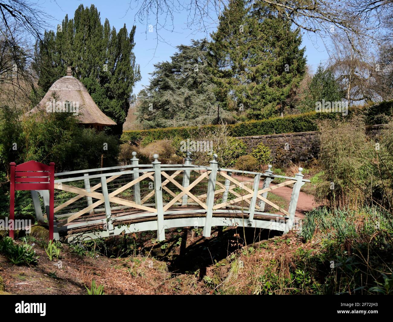 Classic footbridge hi-res stock photography and images - Alamy