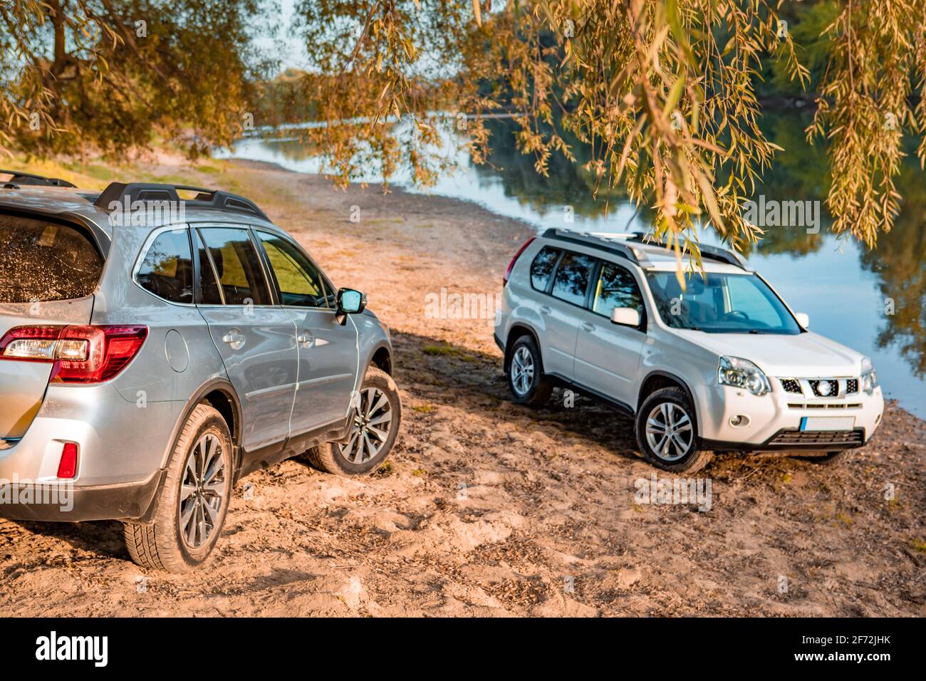 Wheels falling off car hi-res stock photography and images - Alamy