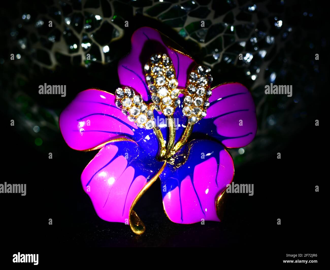 Abstract Macro Photography droplets, glass and metal Stock Photo - Alamy