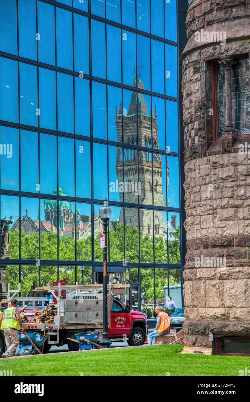 200 Clarendon Street, aka John Hancock Tower, reflects the sky and ...