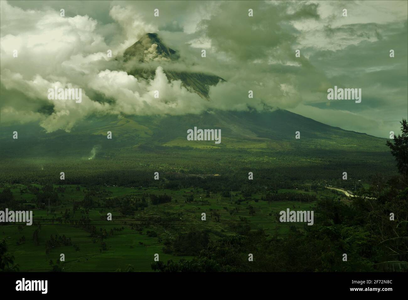 Cone shaped volcano hi-res stock photography and images - Alamy