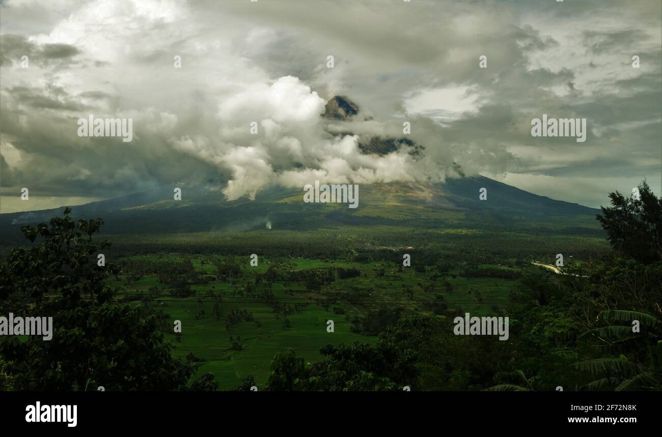 Huge cone shaped volcano in southern Luzon, Philippines Stock Photo - Alamy