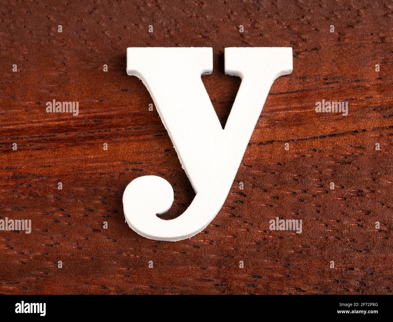 y - lowercase letter. Piece in wood Stock Photo - Alamy