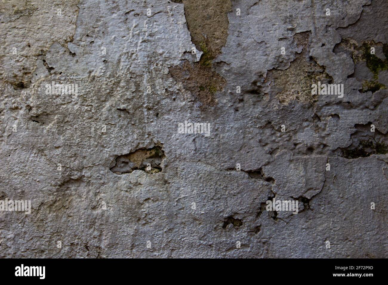 Old damaged wall with cracks in the plaster Stock Photo - Alamy
