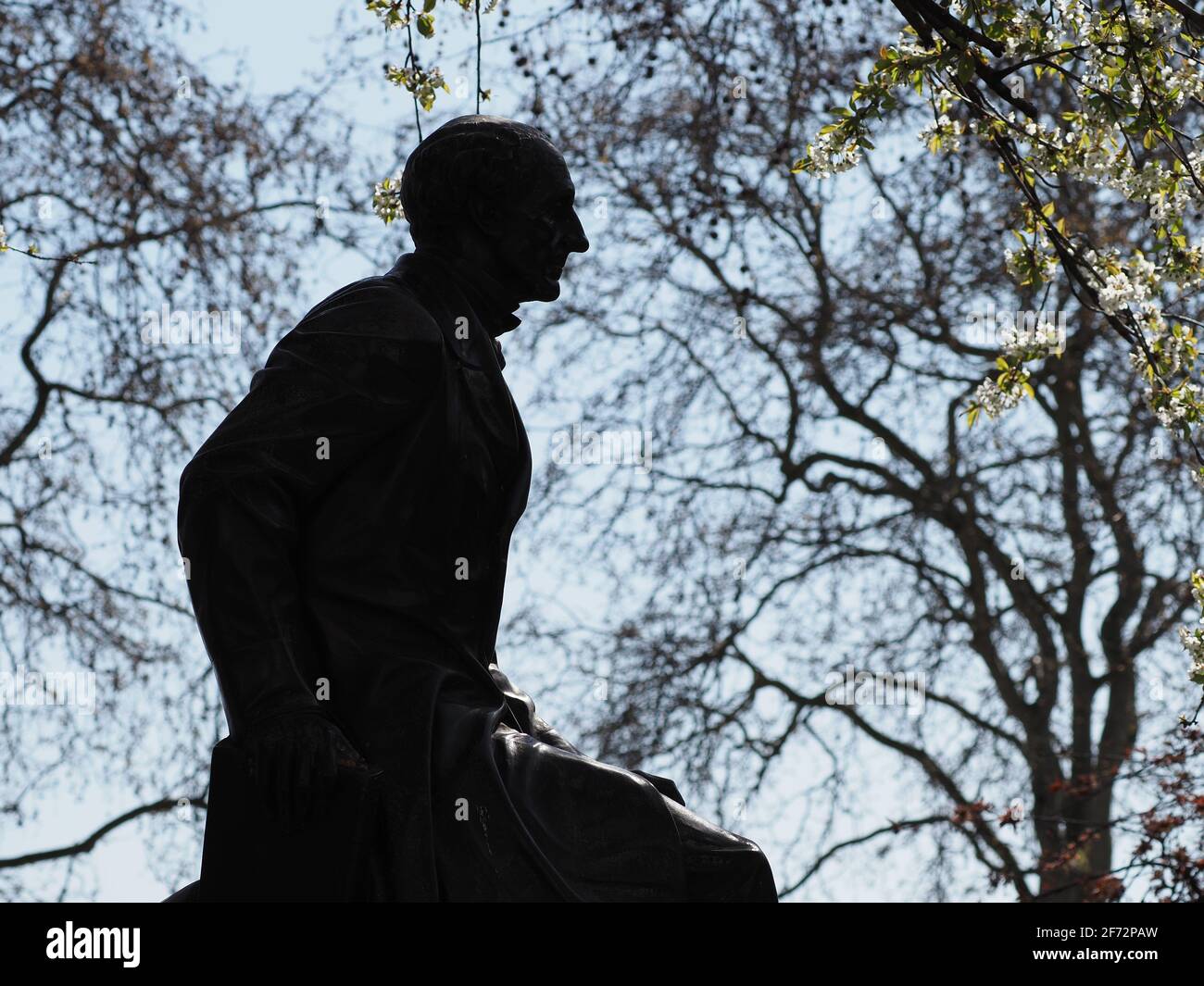 John stuart mill statue hi-res stock photography and images - Alamy