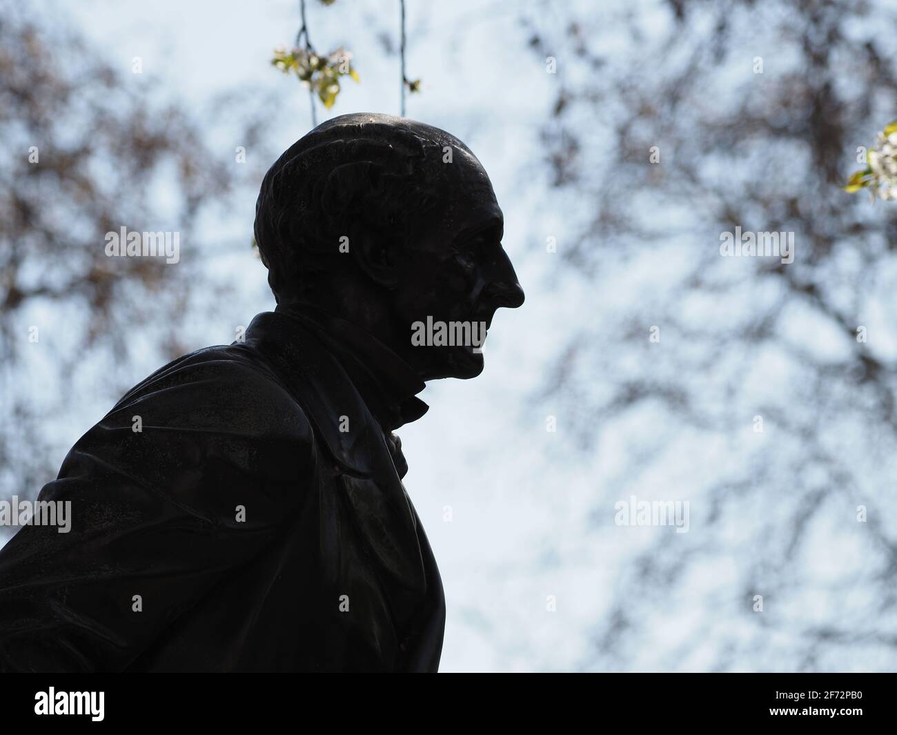John stuart mill statue hi-res stock photography and images - Alamy