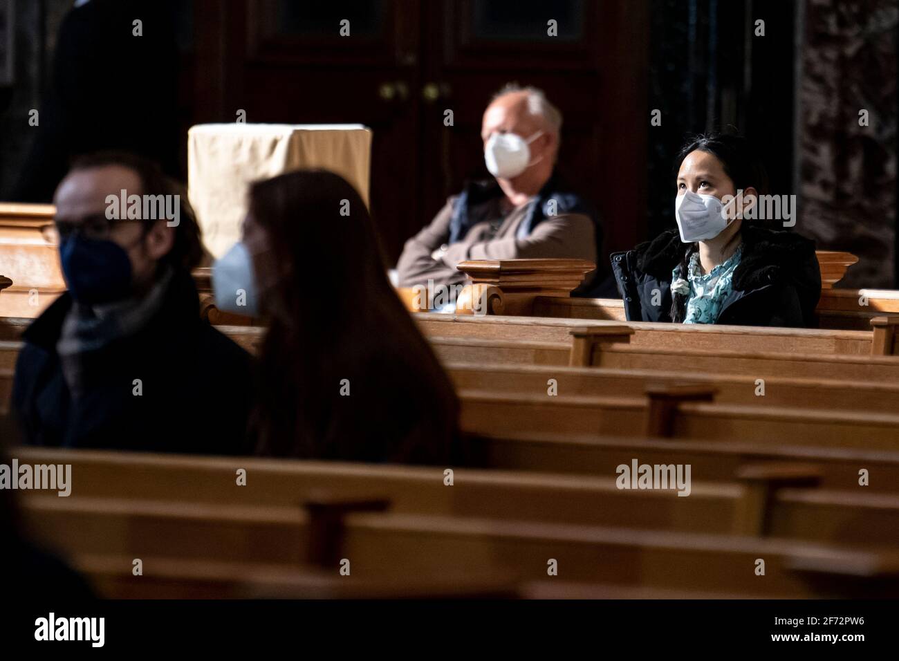 Protestant easter services hi-res stock photography and images - Alamy