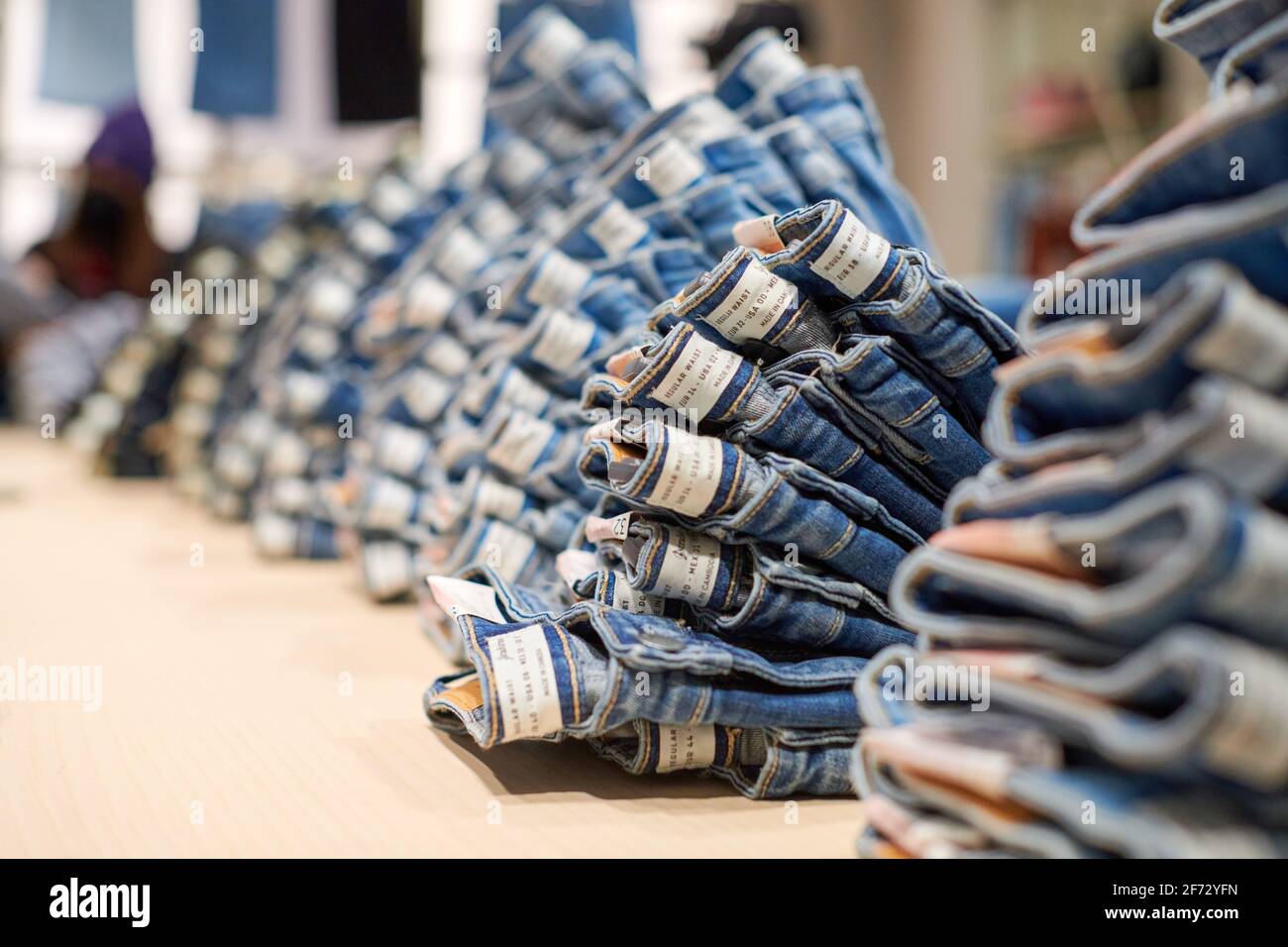 Clothes warehouse outlet hi-res stock photography and images - Alamy