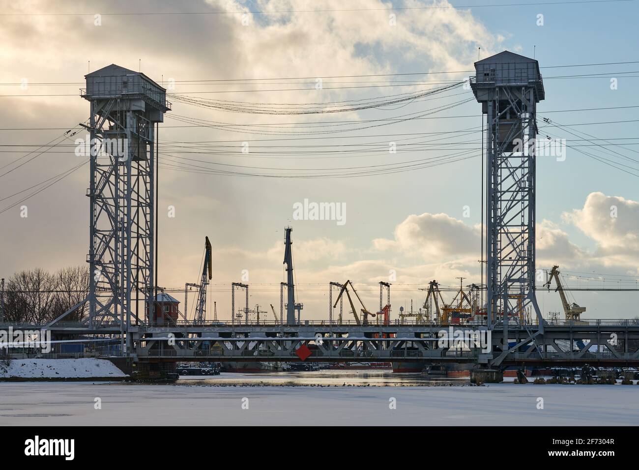 Drawbridge mechanism hi-res stock photography and images - Alamy