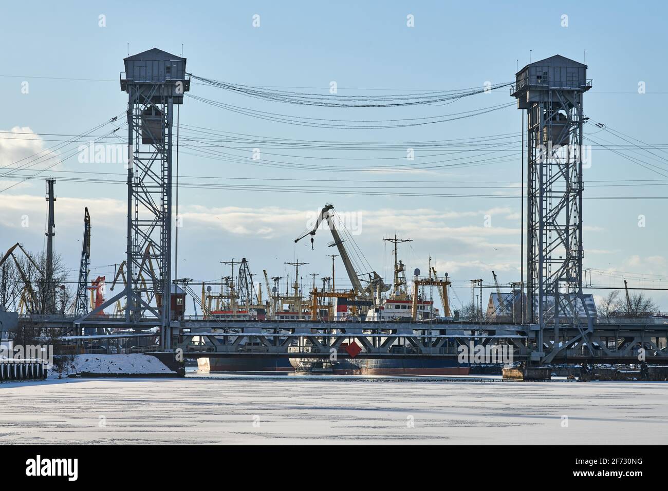 Drawbridge mechanism hi-res stock photography and images - Alamy