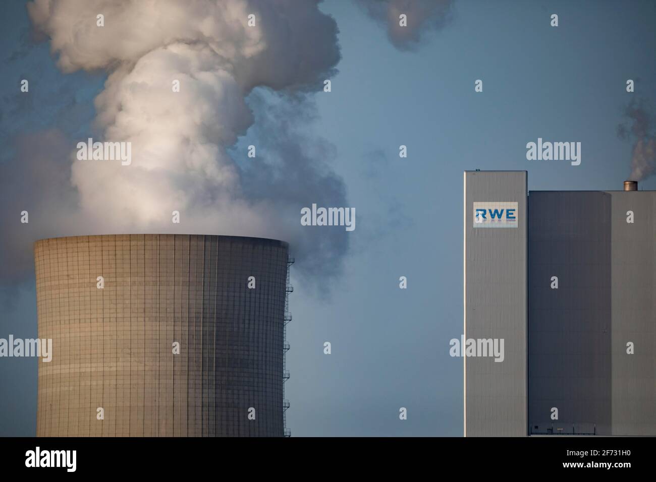 Rwe logo hi-res stock photography and images - Alamy