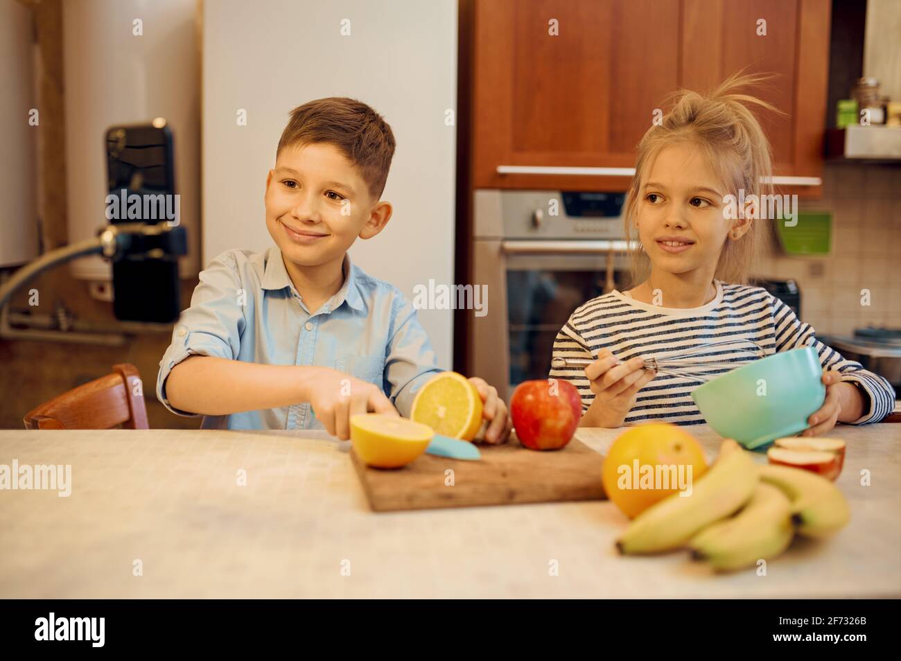 Children vlogger hi-res stock photography and images - Alamy