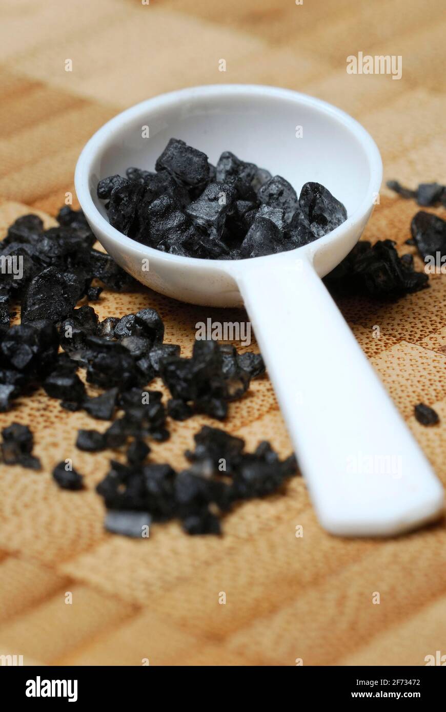 Black Hawaiian salt, lava salt, sea salt with activated carbon, salt ...