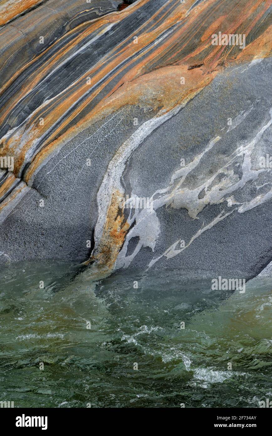 Stone structure, Ticino, Verzasca river, rock vein, Valle Verzasca ...