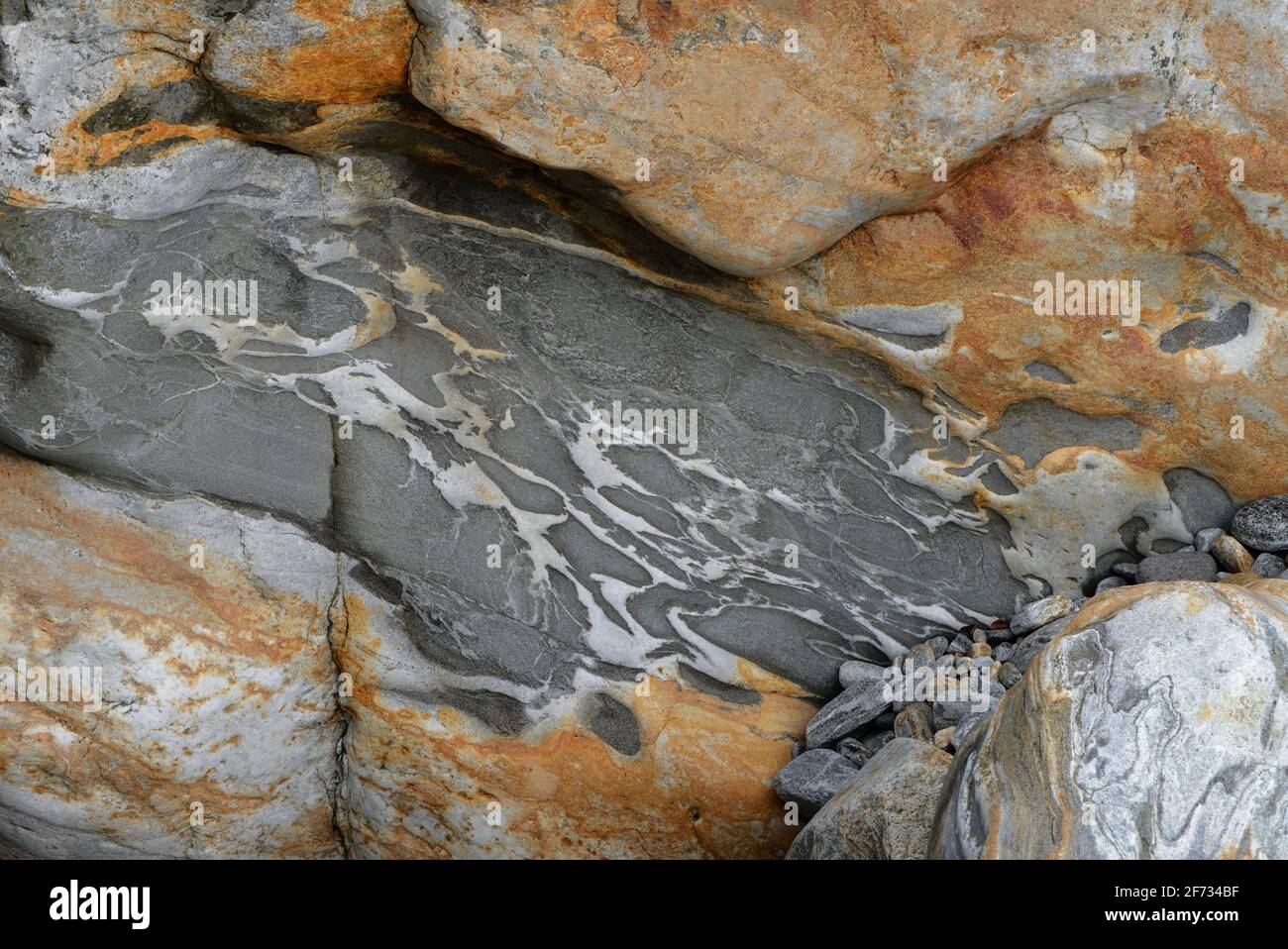 Stone structure, Ticino, Verzasca river, rock vein, Valle Verzasca ...